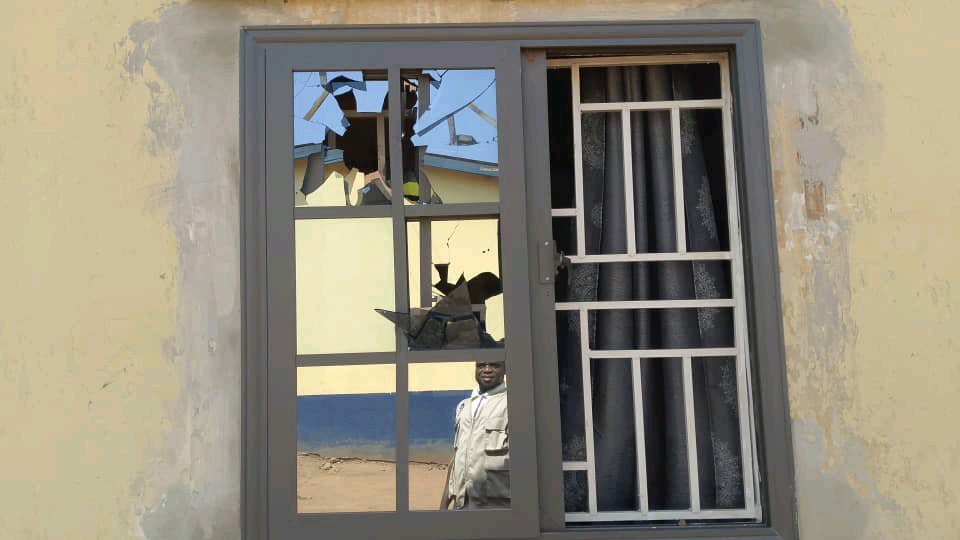 Wenchi Chaos: Police Commander Brutally Assaulted by Unidentified Youth ...