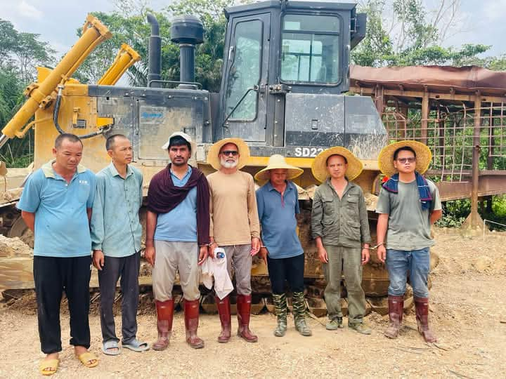 POLICE CRACKDOWN ON GALAMSEY: 10 Excavators Seized, 15 Arrested in ...