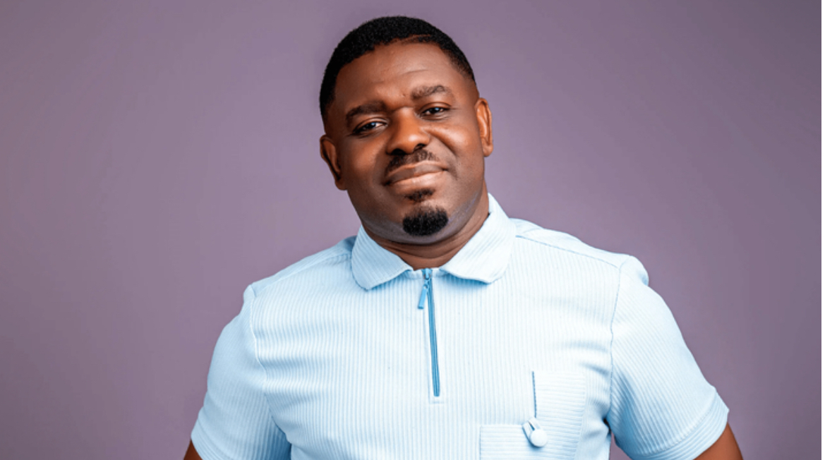 At Mahama's church, watch Nacee perform "Kwen Kwen."