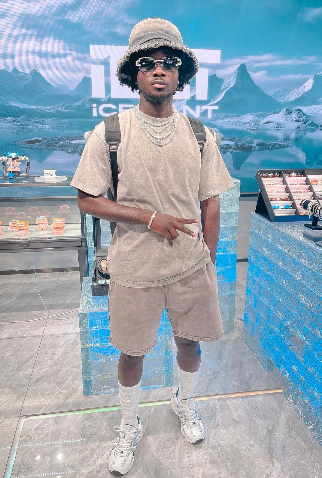 Wo Maame Tw3: On stage, Kuami Eugene insults a fan