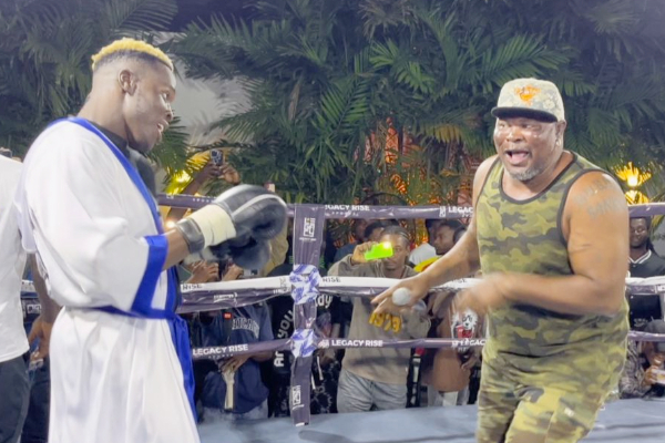 Video | Bukom Banku and son Tilapia performs before a boxing fight