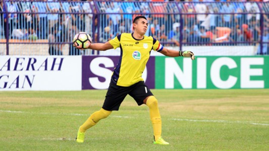 Video | Indonesian goalkeeper dies after tragic mid-game collision