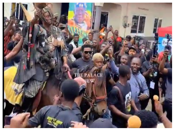 Video | Watch as Kwaku Bonsam arrives at Manhyia for Asantehemaa's ...