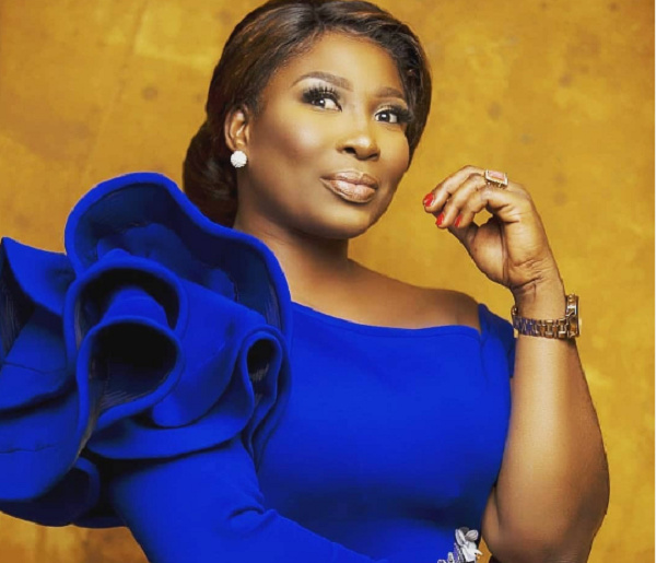 ‘No makeup face’ mockery: Gloria Sarfo claps back at critics, releases ...