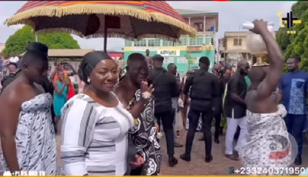 Convoy, antique car, praise-singers: Watch Otumfuo's arrival at ...