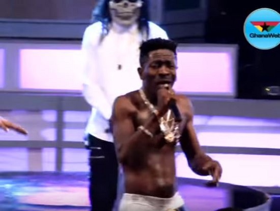 Shatta Wale performs 'Ayoo' at Ghana Meets Naija 2017