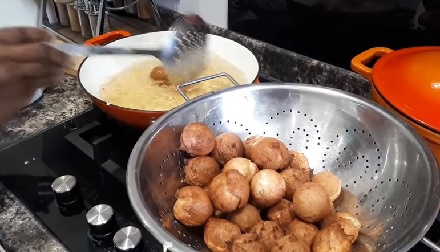 Video | How to make Ghana doughnut