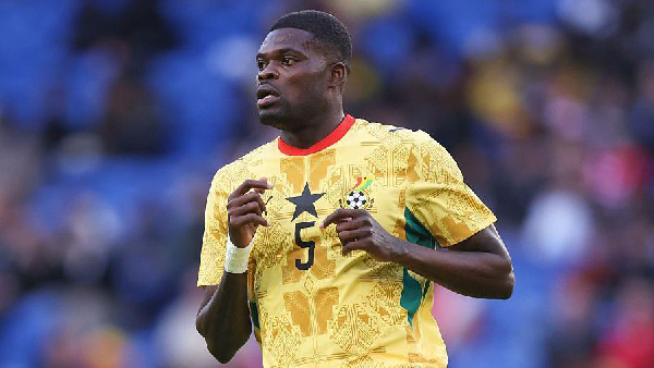 England's Spence appears not to shake hands with Partey