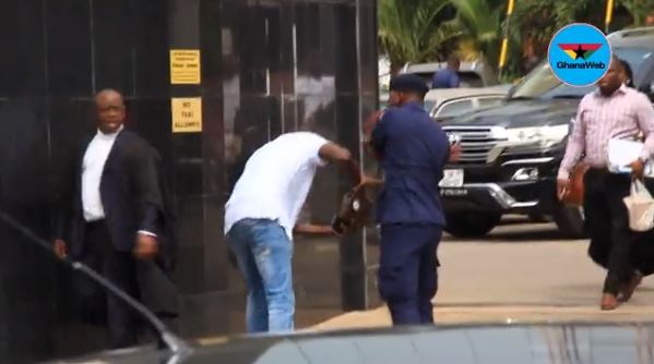 Video | Police officers slap civilians